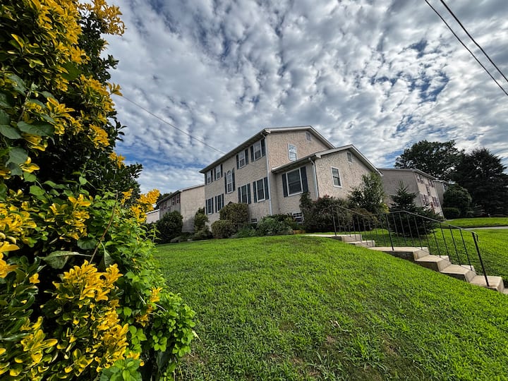 Cozy 2-br Retreat Just Minutes From The City For 4 - Bryn Mawr, PA