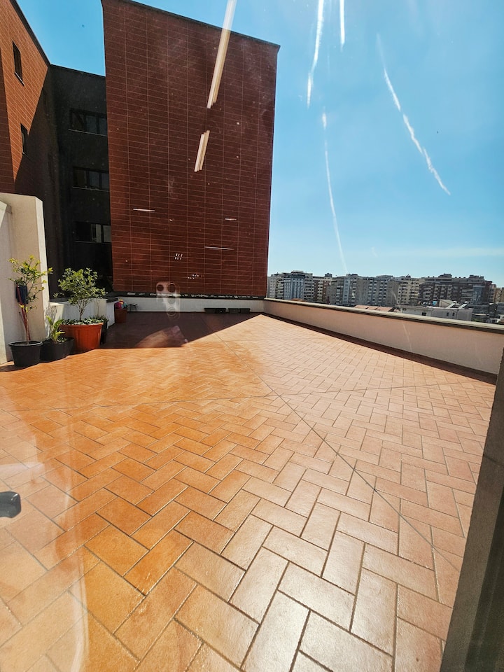 Luxury 
Elegant
Panthause Home - Tirana