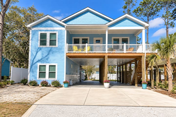 Oak Island | Walk To Beach | King Bed + Gear - Oak Island, NC