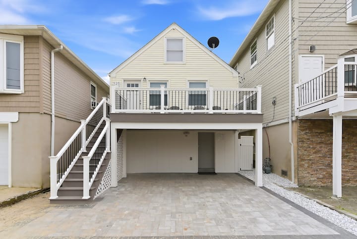 3 Blocks To Beach Stylish Coastal Getaway Parking - Seaside Heights, NJ