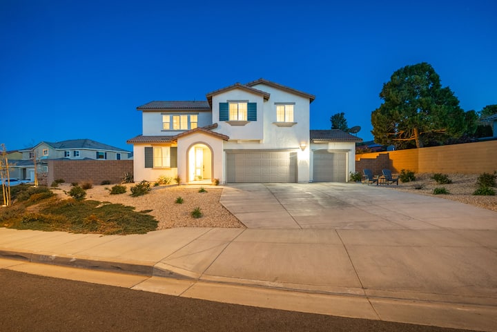 Modern & Newly Built 5 Bed Home! - Palmdale, CA