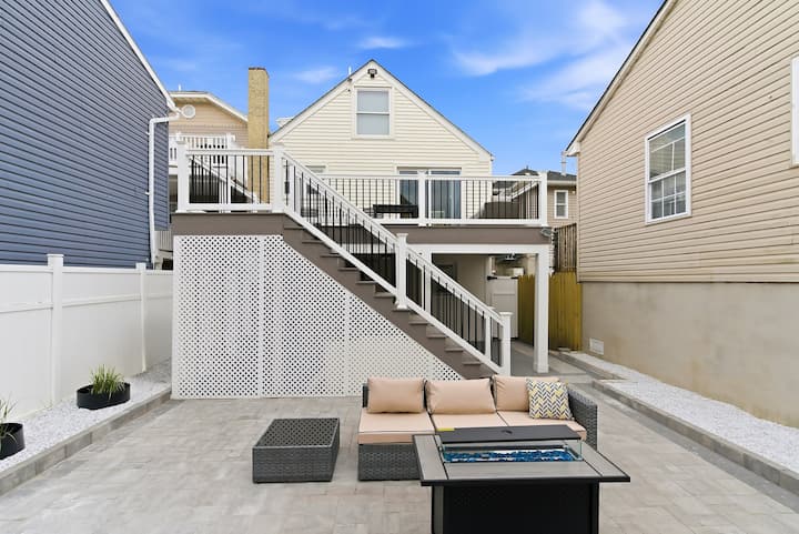Stylish Seaside Escape With Parking & Beach Passes - Lavallette, NJ