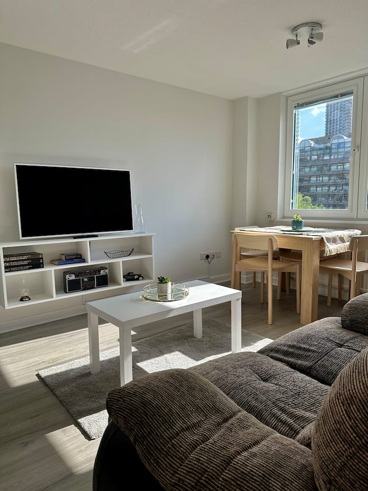 2 Bedroom Apartment Barbican - London