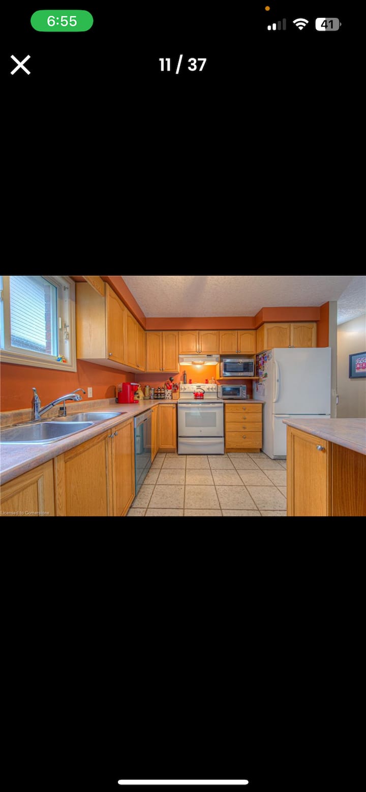 Rooms Available In Kitchener - Kitchener, ON, Canada