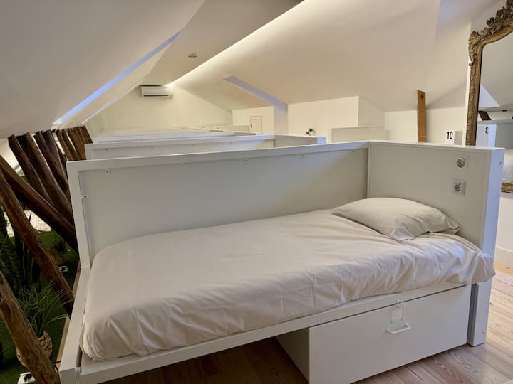 1 Bed In 10 Bed Female-only Shared Room - Lisbon