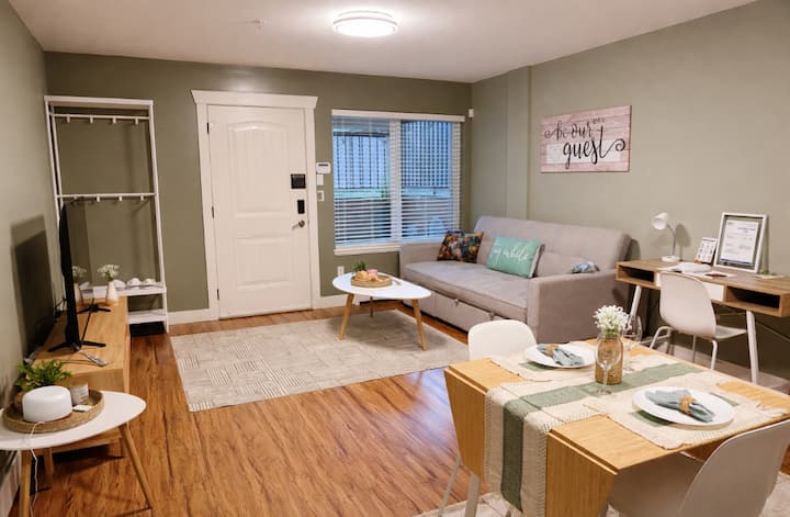 Thelauriernest1
Spotless Stay/european Hospitality - 코퀴틀럼