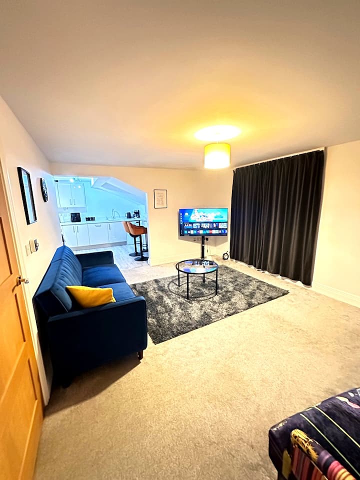 Clean 2br Apartment Work/leisure Free Parking - Woking