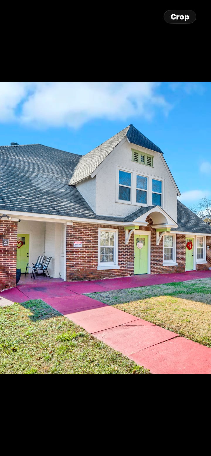 The Spacious Place Both Sides Of The Entire House - Alabama