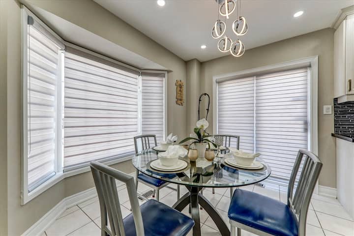 Spacious Family Home With Private Fenced Backyard - Ajax