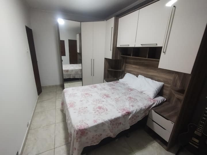 Quarto Casal - Poá