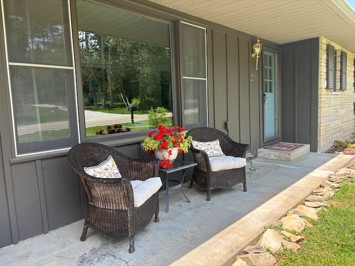 Stadium Stroll Main Level *Walk To The Big Game! - Bloomington, IN