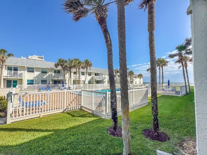 Pick A Two Night Getaway>steps From Pool & Beach - New Smyrna Beach, FL