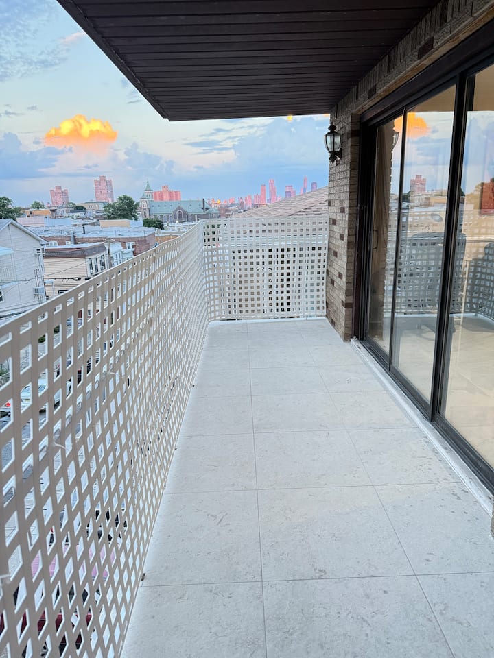 Near New York City Metlife Stadium American Dream - Edgewater, NJ