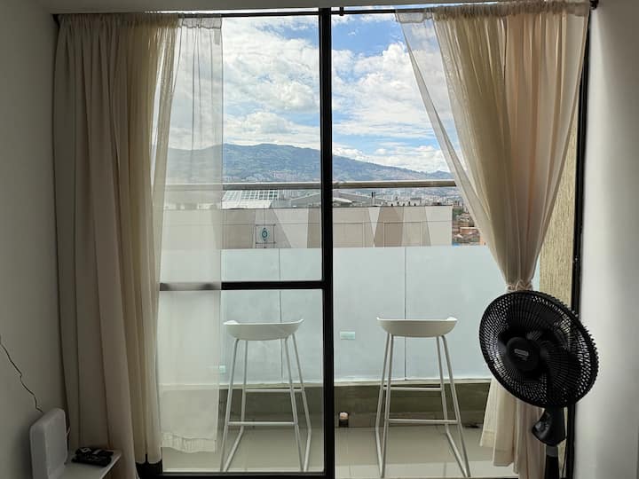 Agradable Apartaestudio Cerca Al Cc Los Molinos - Medellin, Antioquia, Colombia