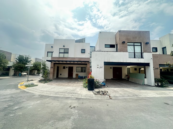 Las Casas De Cumbres Con Alberca Privada - Santa Catarina, México