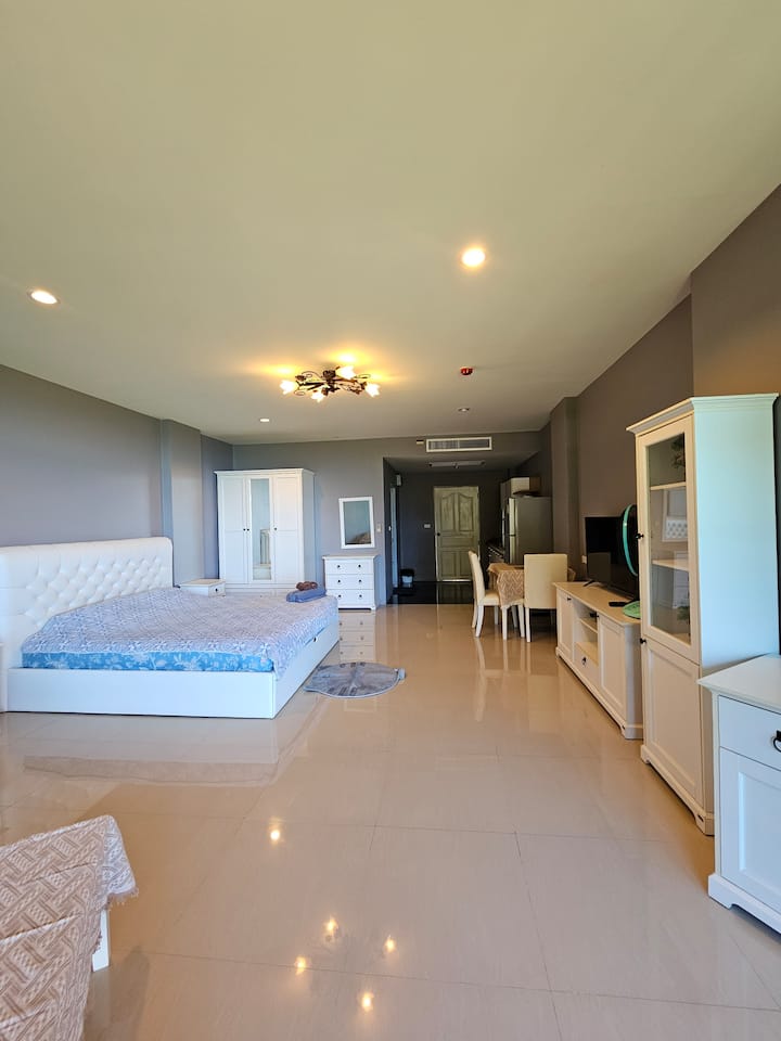 Viewlay Apartment​
วิวเล อพาร์ตเมนต์​ - Province de Krabi
