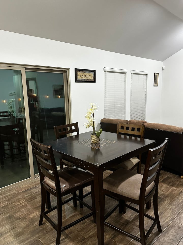Apartment In Edinburg, Texas - Edinburg, TX