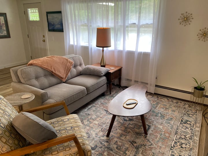 Mid-century Modern Near Airport - Anchorage, AK