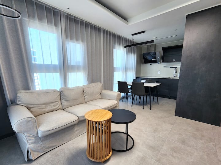 C2 (퀸+퀸) 오시리아 패밀리 투룸 #고급레지던스 #풀옵션 - Busan