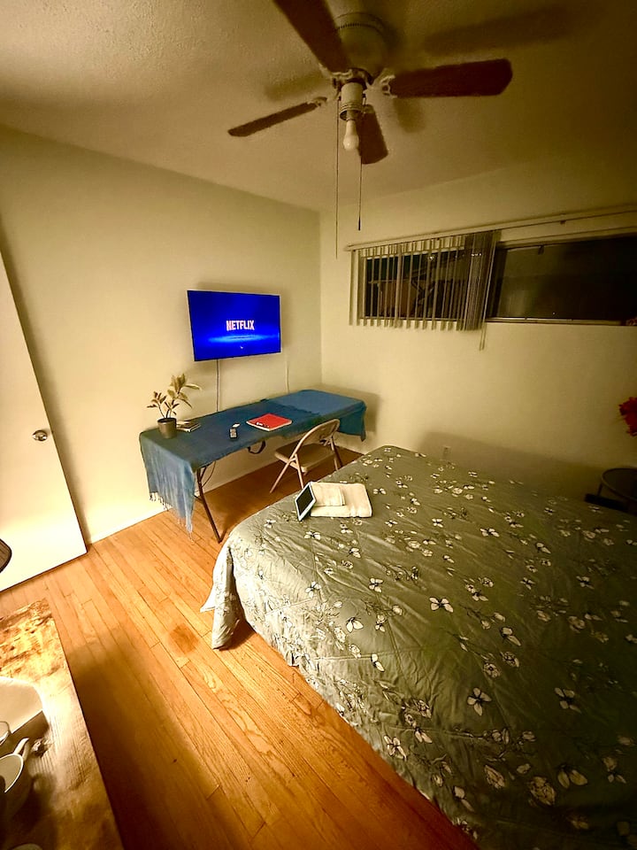 Peaceful Room Near Lax - Torrance, CA