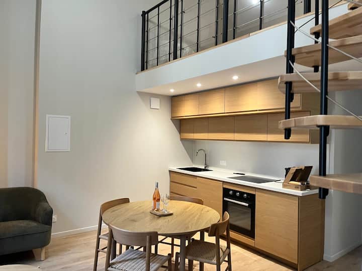 Appartement R+2 À/ 2 à 4 Personnes Intra Muros - Avignon