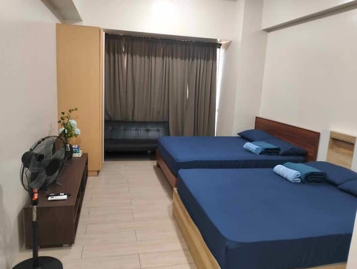 Facing Airport Terminal 3 With Hot Shower - Pasay