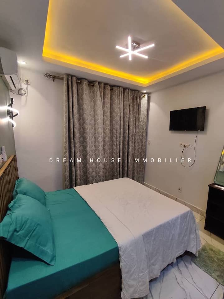 Chambre Meublé De Standing Biyem Assi Yaoundé - Yaoundé