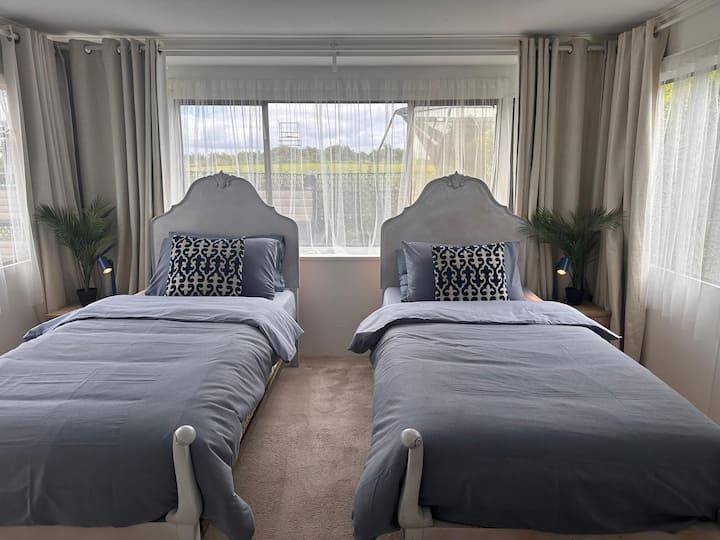 Twin Room 1 -