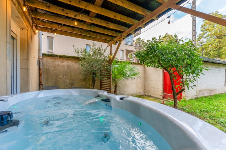 Luna : Votre Suite Détente, Jacuzzi Privé à Nancy - Nancy