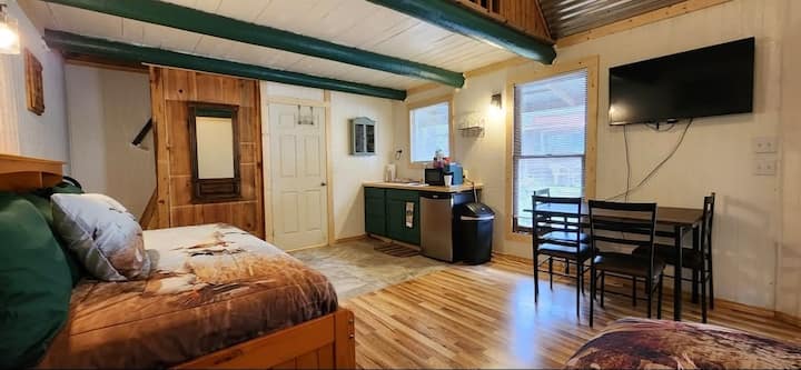 Log Cabin Retreat At Riverwood - Greenville, TX