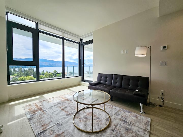 Lake View Unit With Pool Access - Kelowna