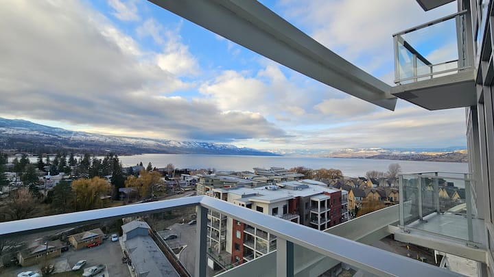 Lake View Unit With Pool Access - Kelowna