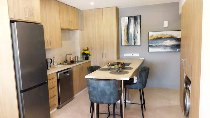 Lazaros 1bd Suite 502 — In The Center - Ларнака