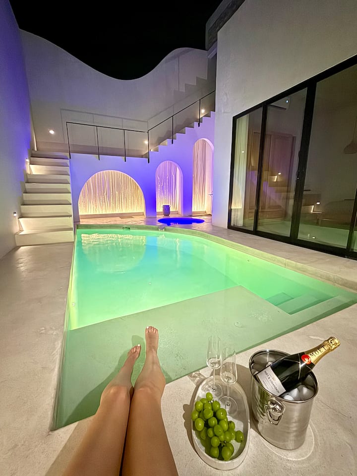 White Dream Villa 03 With Private Lagoon Pool - Jimbaran