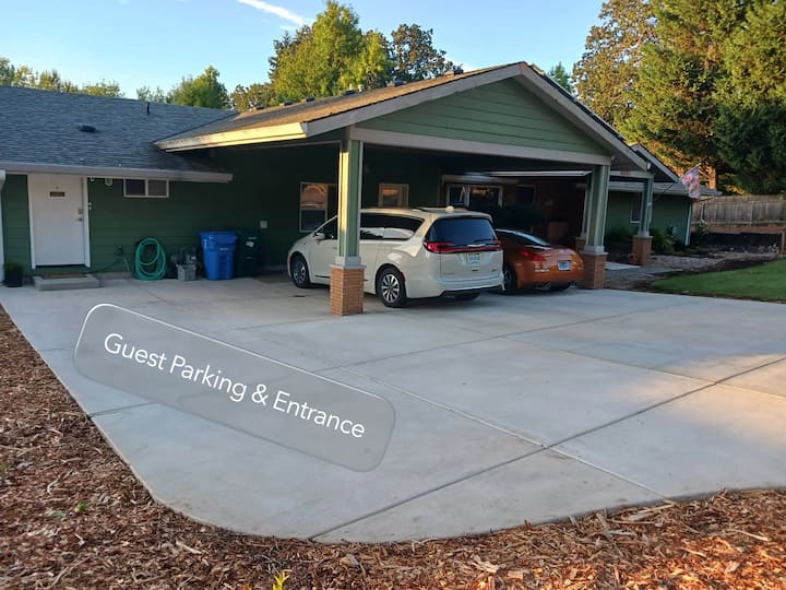 Private & Comfy Milwaukie Apt - Happy Valley, OR