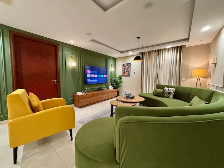 Luxe 2.5 Bed | Stylish | Goldcrest | Dha - Lahore