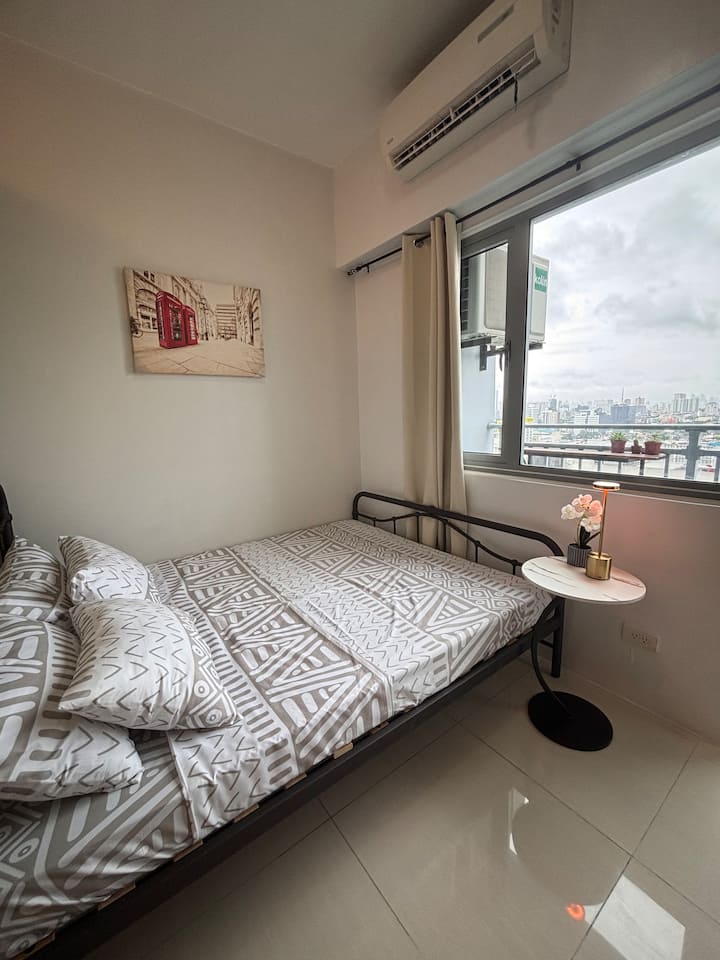 Relaxing 1br Unit• Sm North Area - Quezon City