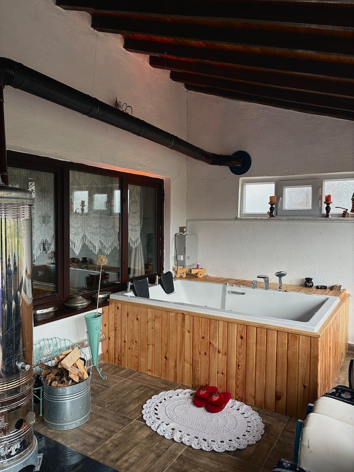 Tranquil Countryside Farmhouse - Turkey