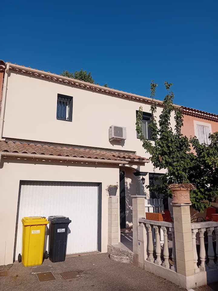 Jolie Petite Maison En Provence - Avignon