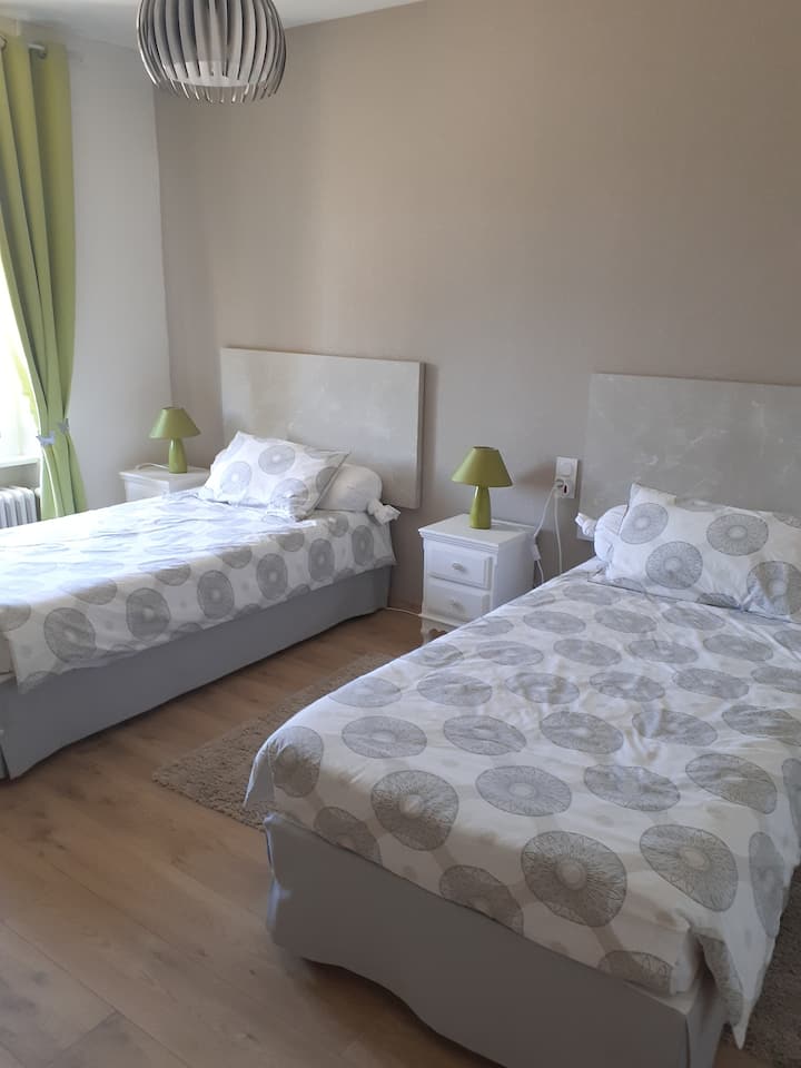 Maison Du Bonheur Chambre Rose Et Noir - Granville