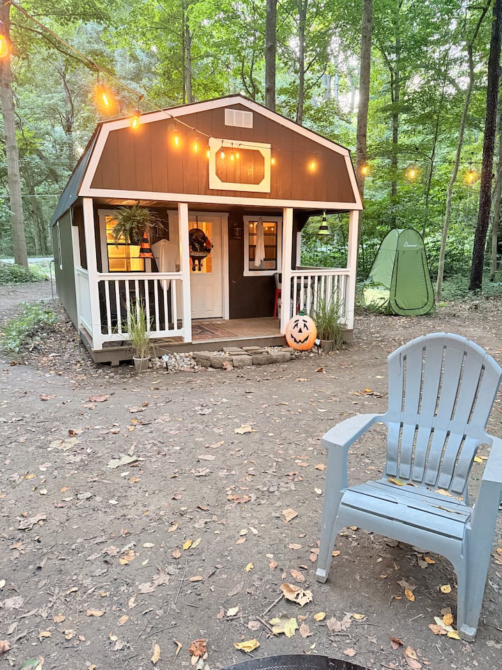 Creekwood Cottage
Limited Time Spooky Theme! - Miami State Recreation Area, Peru