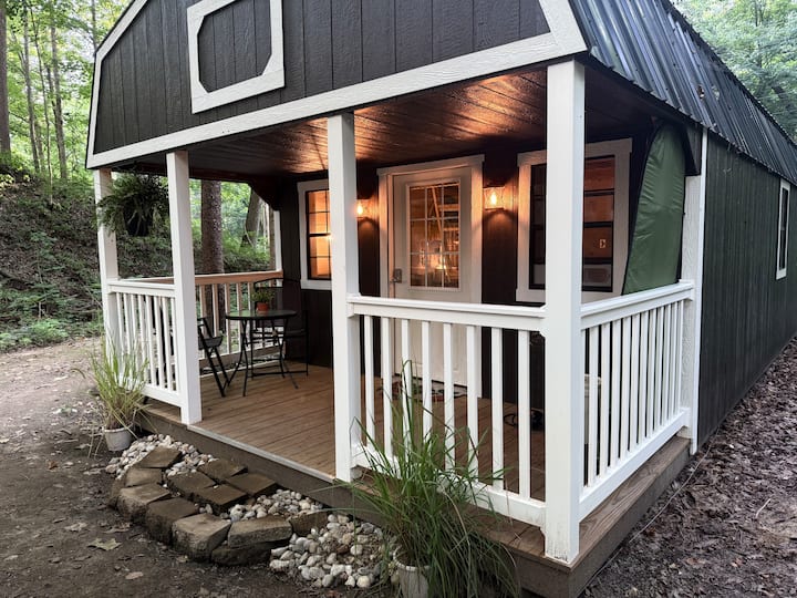 Creekwood Cottage
Limited Time Winter Theme! - Miami State Recreation Area, Peru