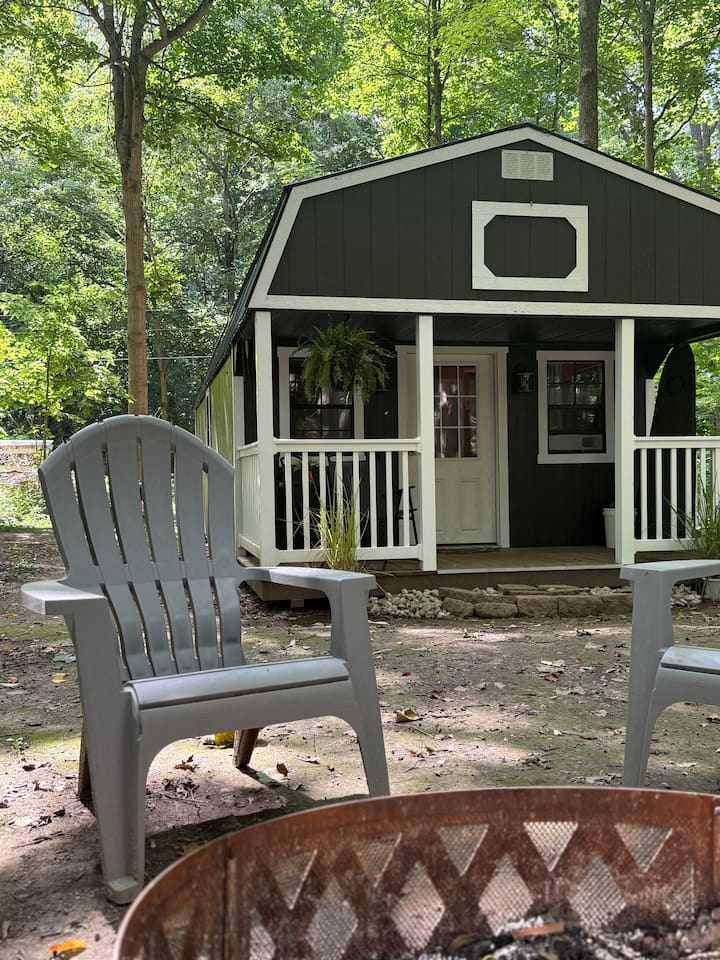 Creekwood Cottage
Limited Time Winter Theme! - Indiana (State)