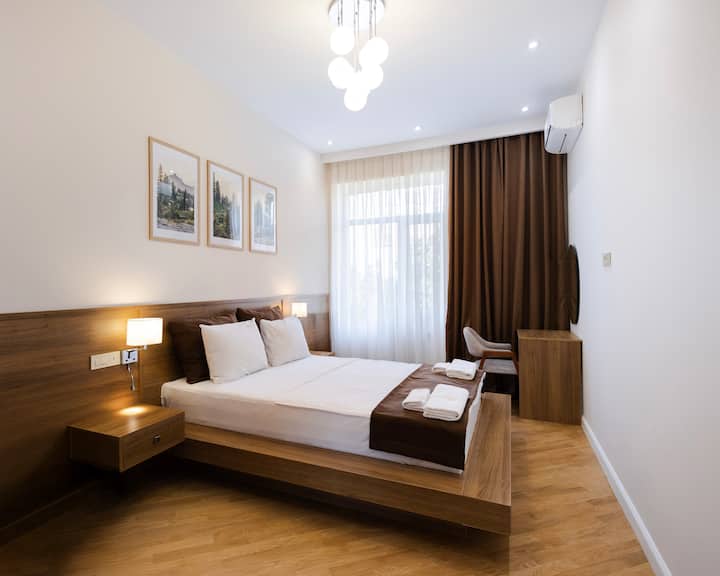 Newly Rennovated Nizami Street Apartment - Azerbaijan