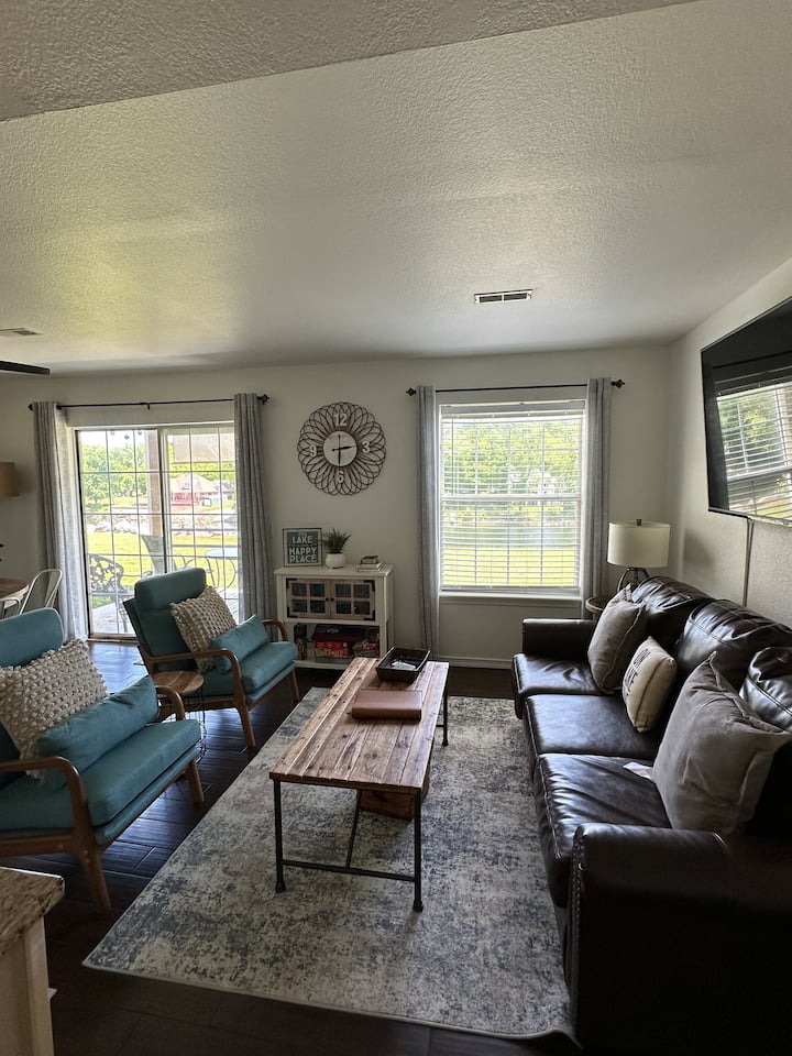 Cozy Condo - Lake Frontage, Walk-in - Branson, MO