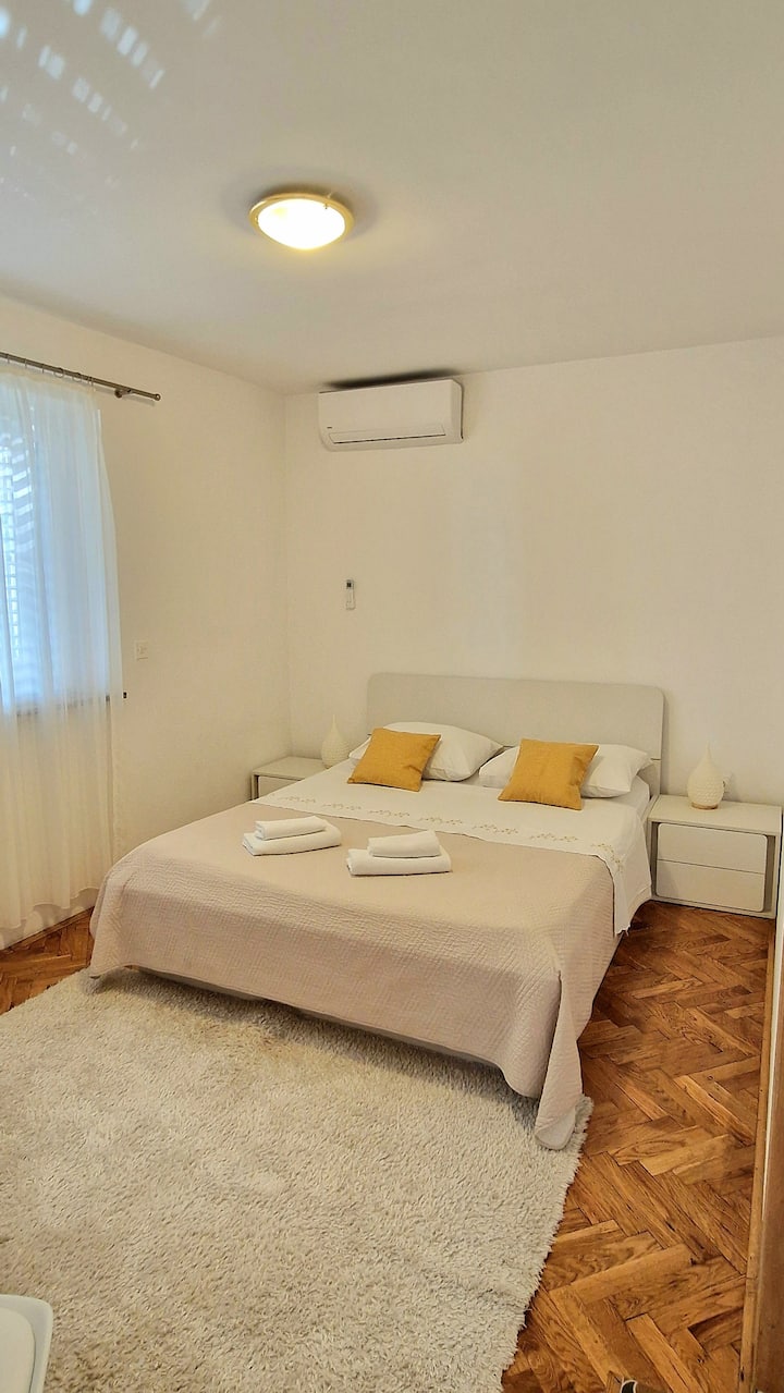 Cozy Studio Apartment For 2 - Makarska