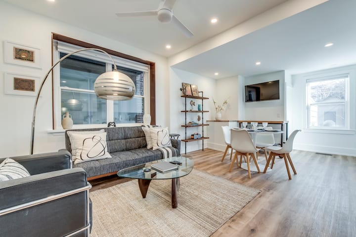 Designer 1br Retreat • Steps To Little Italy - Toronto
