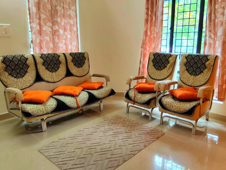 Diya-ac 2bhk| Near Temple & Airport| First Floor - 特拉凡德倫