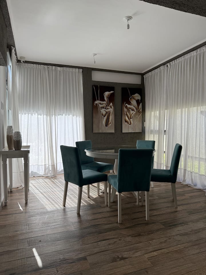 Casa/plaza - Córdoba