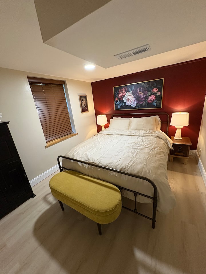 Treasure House Basement 1br Unit - Minneapolis, MN